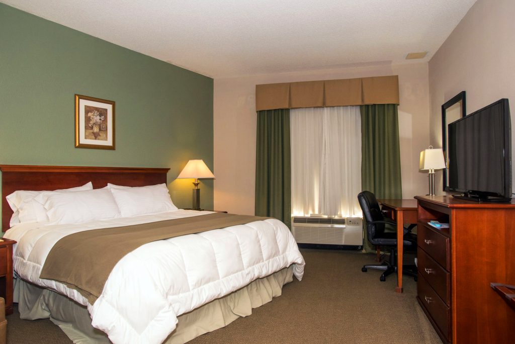 Hotels in Orange VA | Round Hill Inn