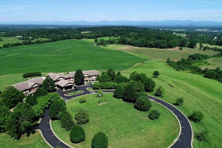 Hotels in Orange VA | Round Hill Inn